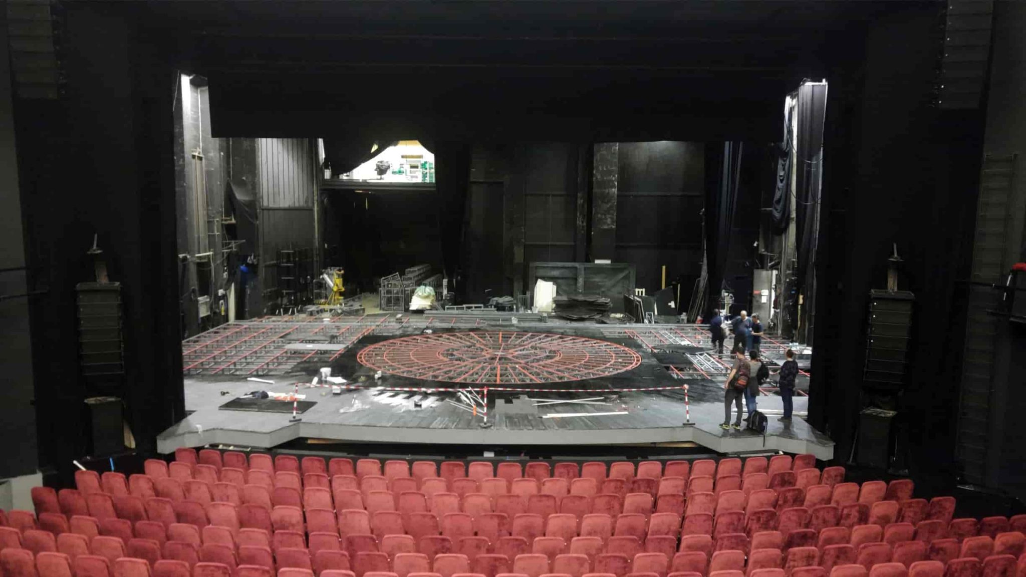Staging for Theatre - Movies - Shows – Designing and Building Stages ...