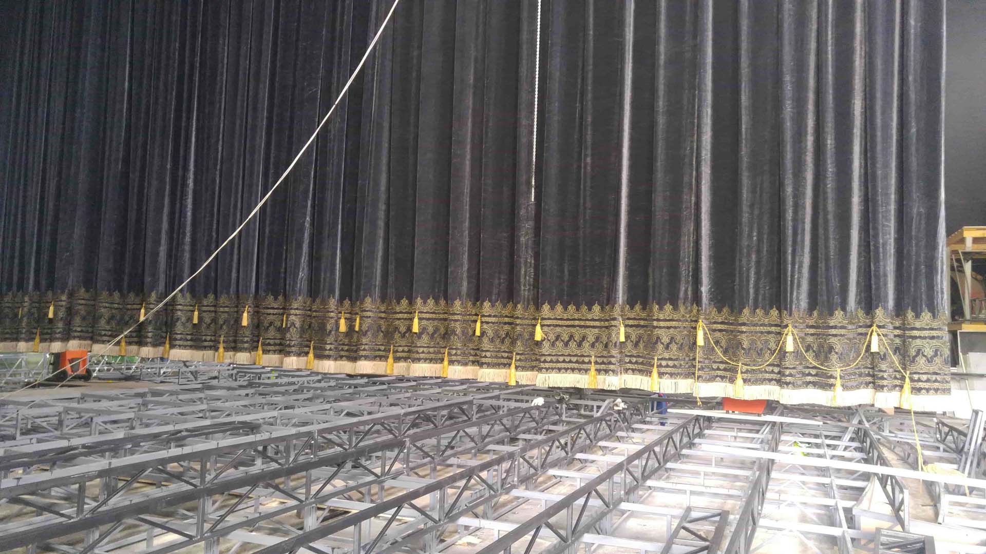 Cortine pentru scene teatru, opera, film