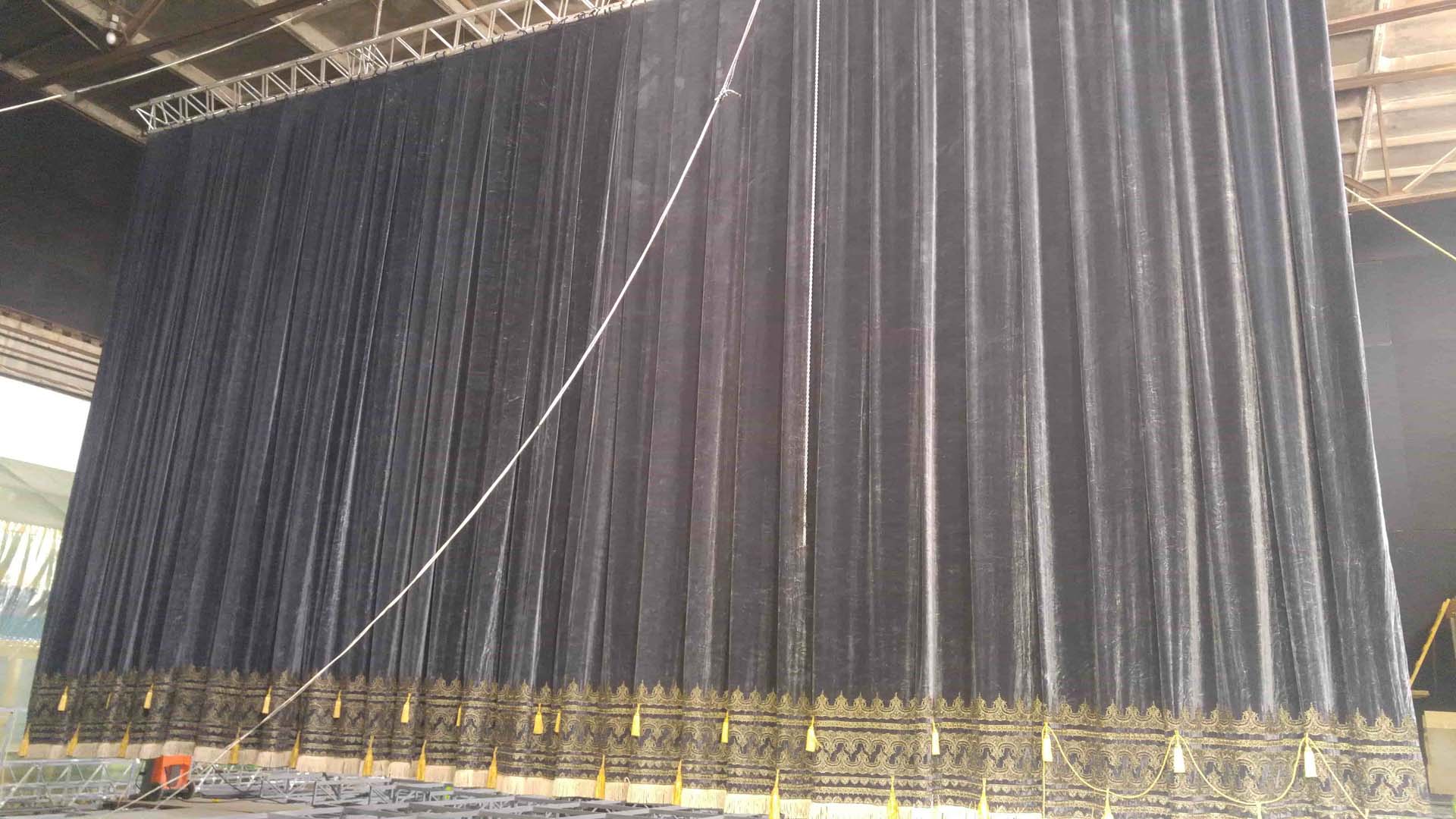 Cortine pentru scene teatru, opera, film